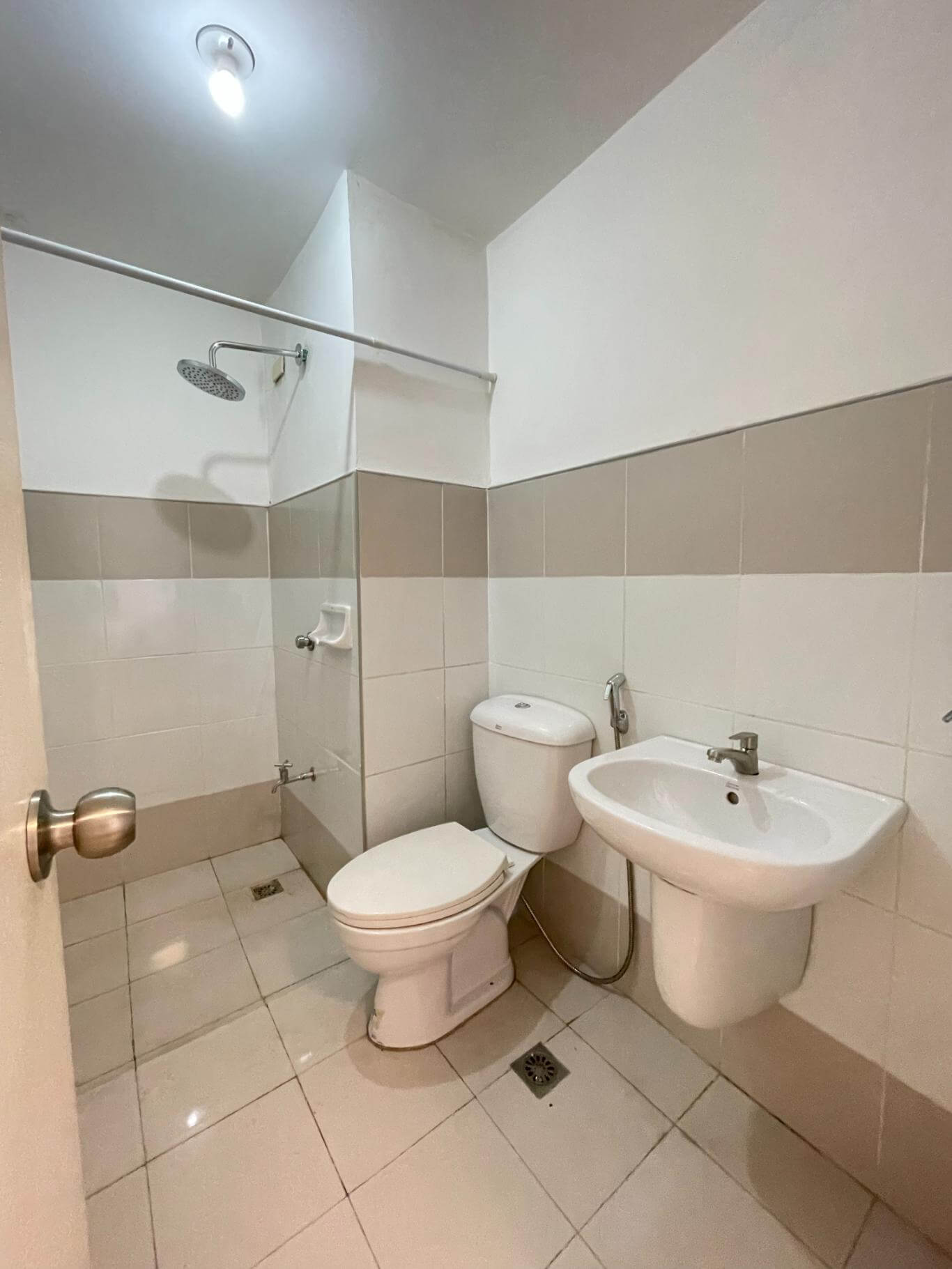 Melbourne Residences, Sen. Gil Puyat Ave., Makati U615 - Trans-Phil ...